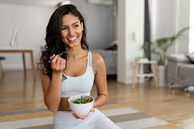 How Diet and Lifestyle Affect Hair Health for Women - Packagesly.com